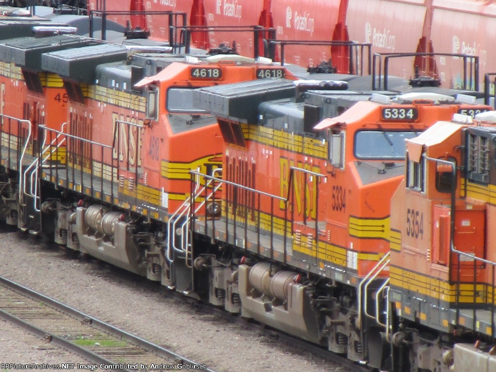BNSF 5334 + 4618